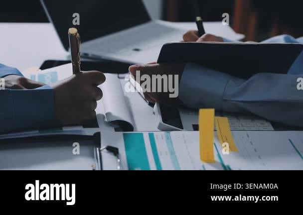 business people working on laptop Stock Video Footage - Alamy
