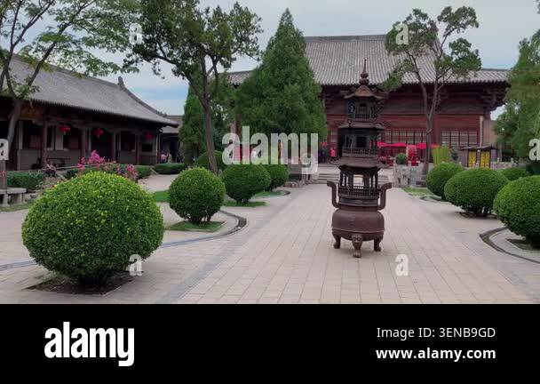 The magnificent architecture and serene atmosphere of classical Chinese ...