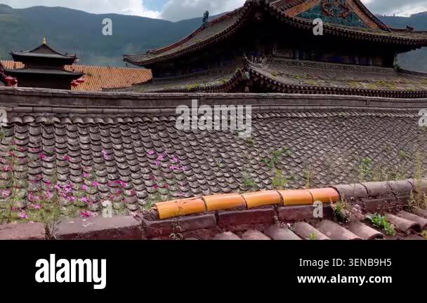 The magnificent architecture and serene atmosphere of classical Chinese ...