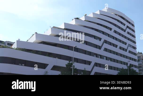 Contemporary Curved Residential Building with Modern Architectural ...