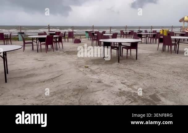 cafe on the beach. Romantic Yet Thrilling Beach Dinner Decoration ...