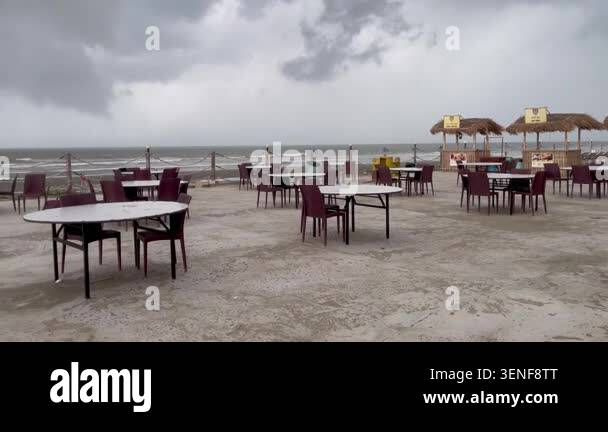 cafe on the beach. Romantic Yet Thrilling Beach Dinner Decoration ...