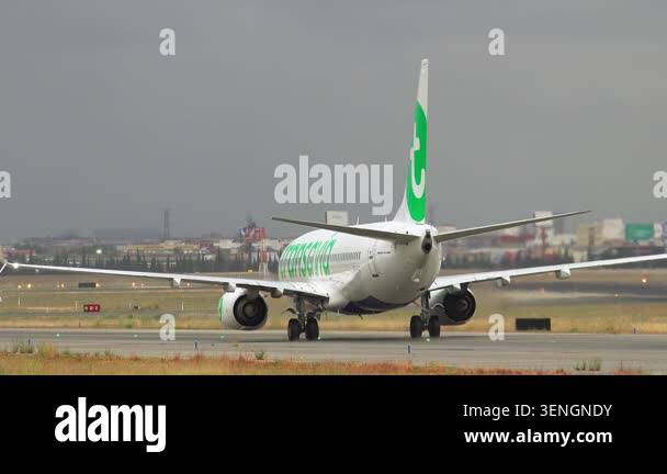 VALENCIA, SPAIN - MAY 31, 2026: A Transavia Boeing 737 800 viewed from ...