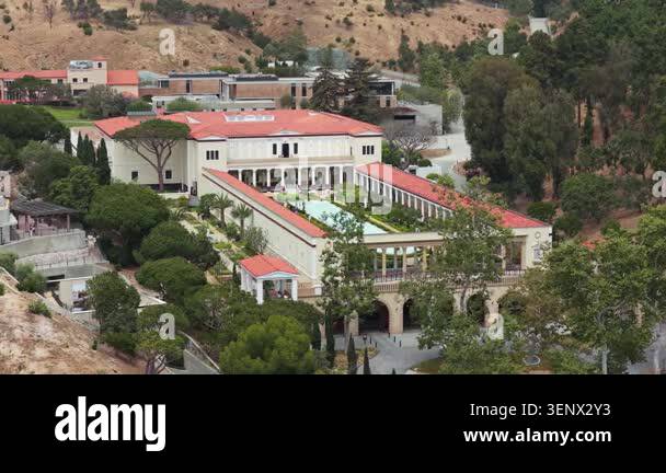 Famous Villa Museum in Malibu displaying ancient Greek and Roman art ...
