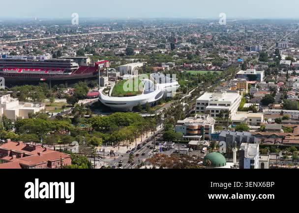 Lucas Museum of Narrative Art and Los Angeles Memorial Coliseum in ...