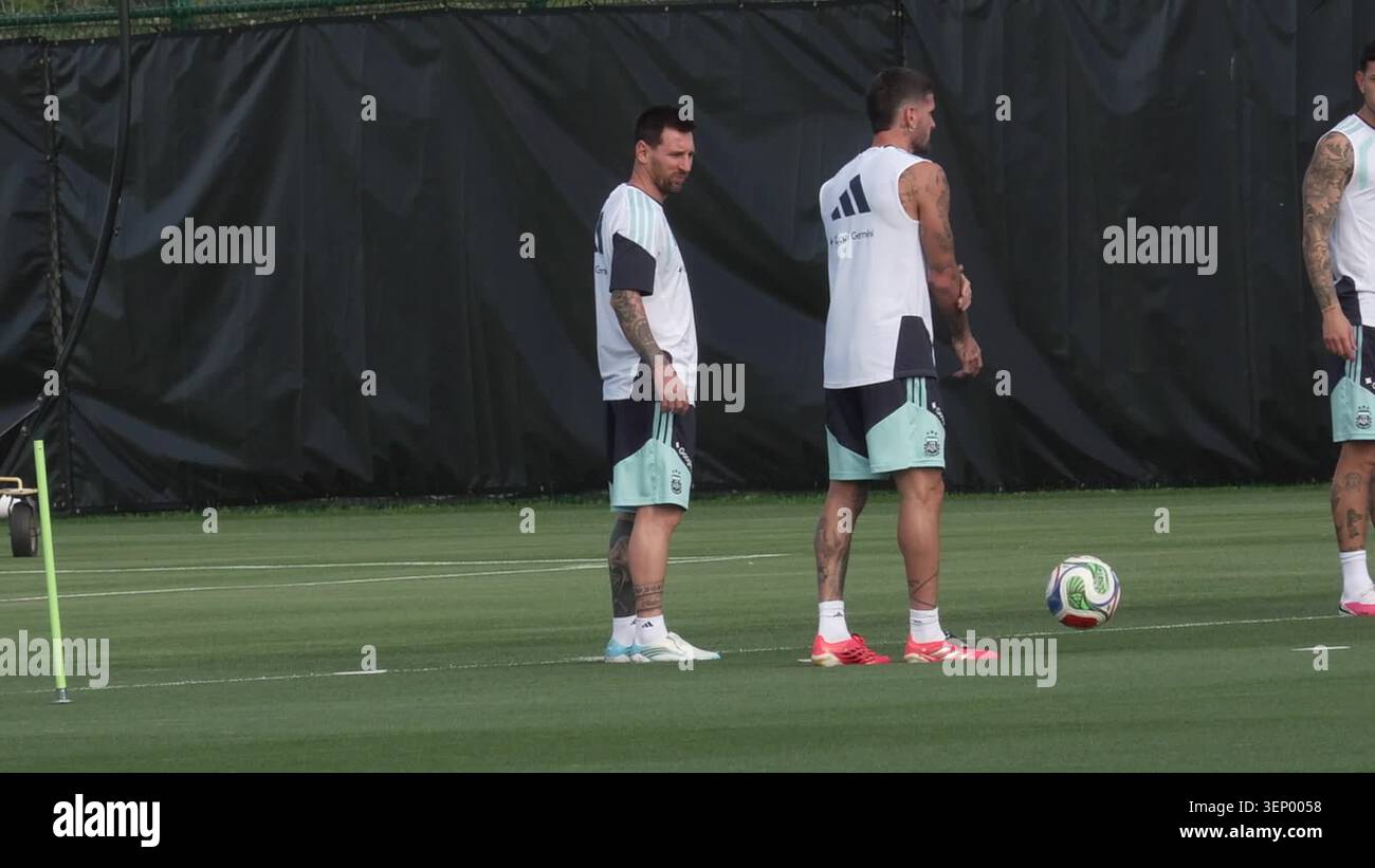 Messi among the Argentina stars in training ahead of Algeria clash ...