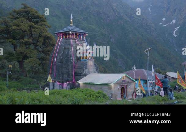 Ancient Madhyamaheshwar temple nestled in the Garhwal Himalayas ...
