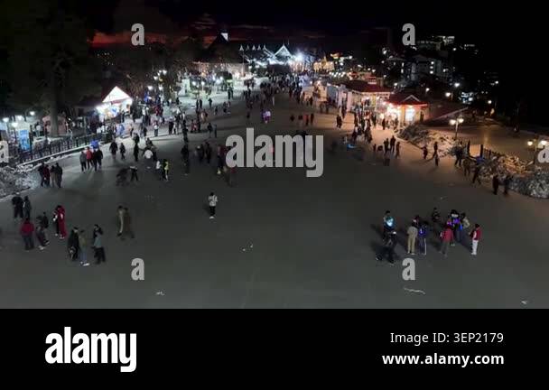 the ridge shimla illuminated at night with tourists and vibrant hill ...