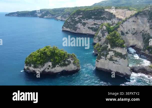Stunning panoramic view of the majestic cliffs and turquoise ocean at ...