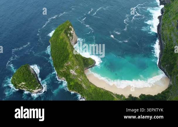 Aerial view of kelingking beach, also known as t rex bay, on nusa ...