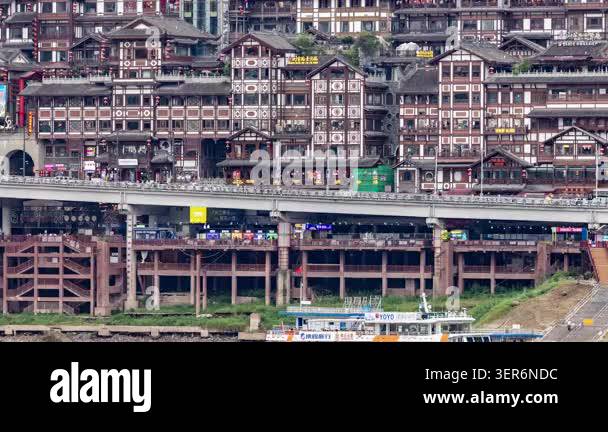 CHONGQING, CHINA - 28 MAY 2026: the amazing Chongqing cyberpunk city ...