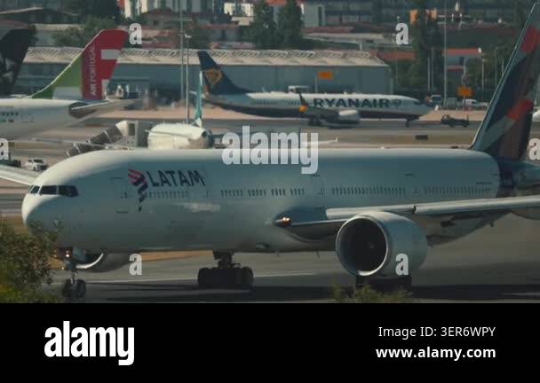 25 may 2026, Lisbon, Portugal - A LATAM Airlines plane is on the runway ...