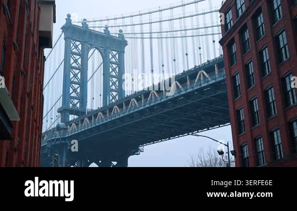 New York, USA, 25 December 2025: Manhattan Bridge framed by historic ...
