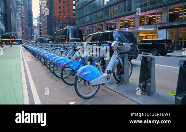 New York, USA, 5 November 2025: Bike share docking station near ...