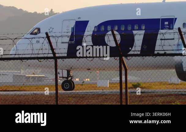 PHUKET, THAILAND - JANUARY 24, 2026: A LOT Polish Airlines Boeing 787-8 ...