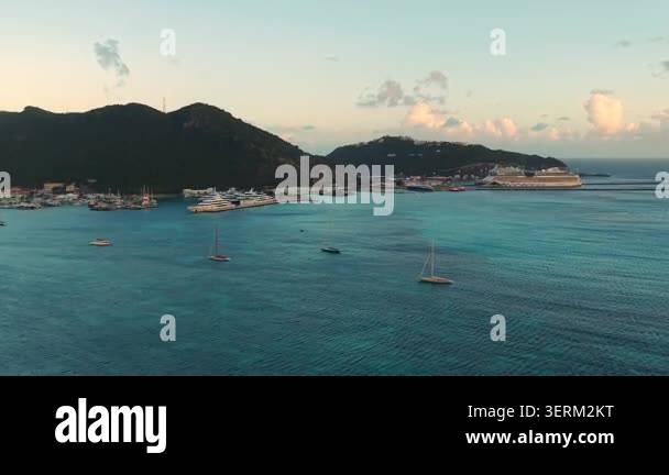 Aerial view of the cruise ship port in Philipsburg on the Dutch side of ...