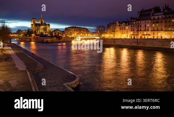 The Seine River banks by the Ile Saint Louis and Ile de la Cite with ...