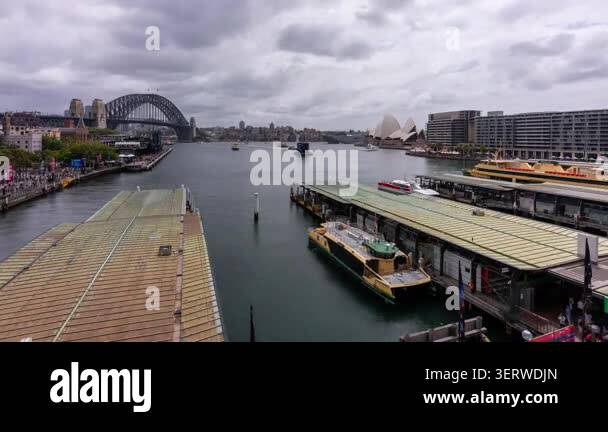 Timelapse clip of all the ferries arriving and leaving Circular Quay in ...