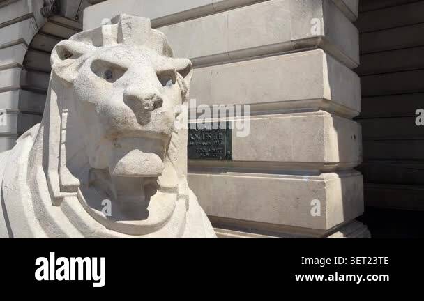 The Left Lion Statue at Nottingham Council House in Old Market Square ...