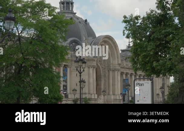 PARIS, FRANCE, JUNE 4, 2026 Crowds of tourists and pedestrians walk ...