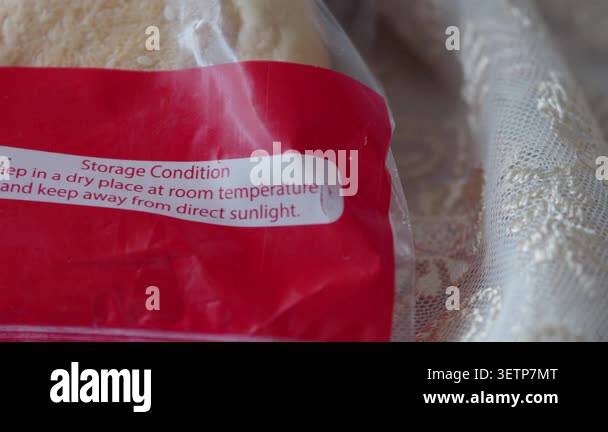 Instructions show how to store food at room temperature safely Stock ...