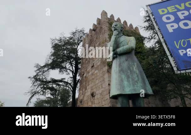 PORTO, PORTUGAL - OCTOBER 22 2025: Arnaldo Gama bronze statue near ...