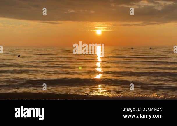 Beautiful smartphone footage of a golden sunset over the Black Sea ...