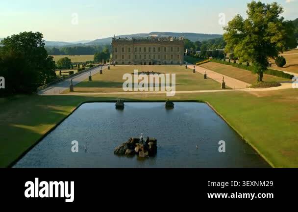 Famous english stately home Chatsworth House receding over its long ...