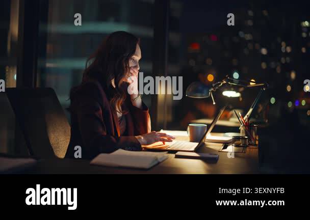 Shocked night businesswoman worried failed project closing laptop ...