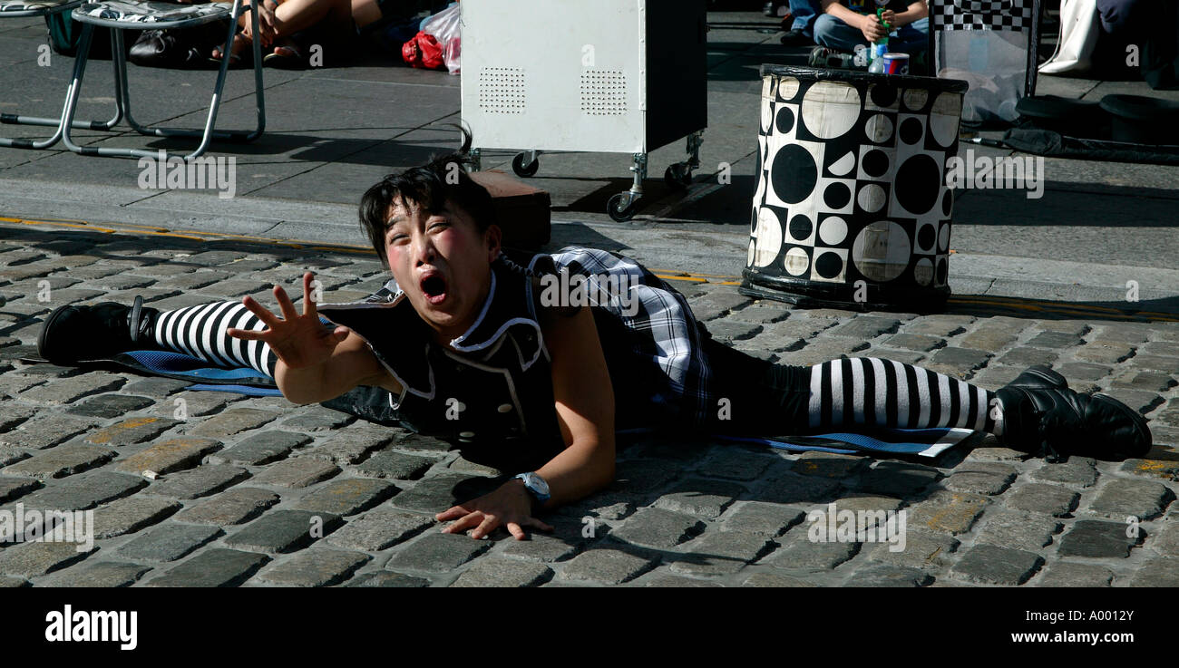 Japanese female Street Performer, Edinburgh Fringe Festival, Scotland ...