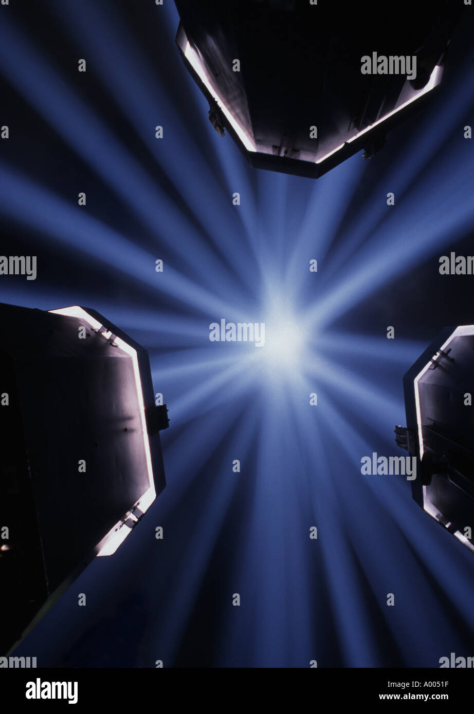 Abstract Converging light beams Stock Photo - Alamy