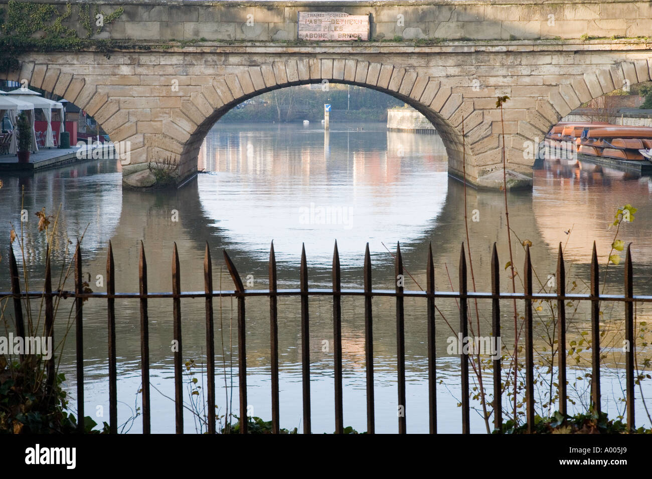 Folly Bridge Oxford in winter Stock Photo - Alamy