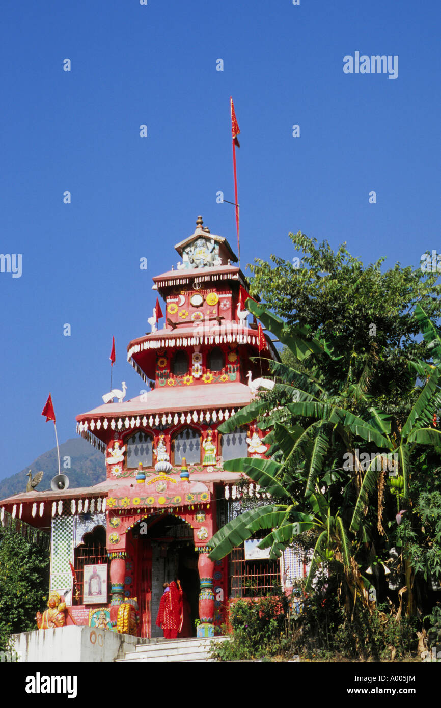 India Himachal Pradesh Kullu small hindu temple Stock Photo - Alamy