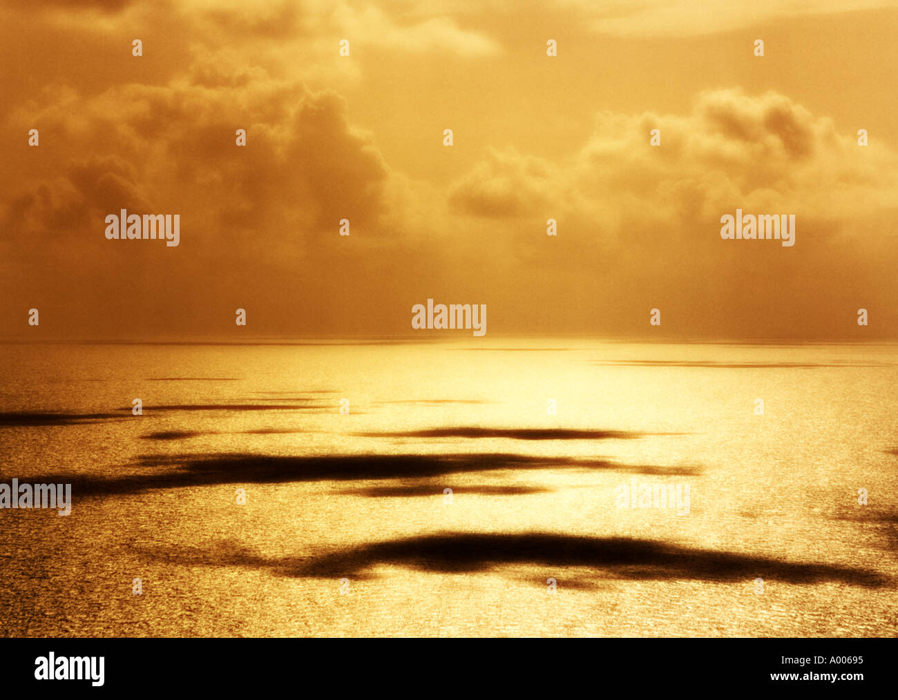 Ocean shadows hi-res stock photography and images - Alamy