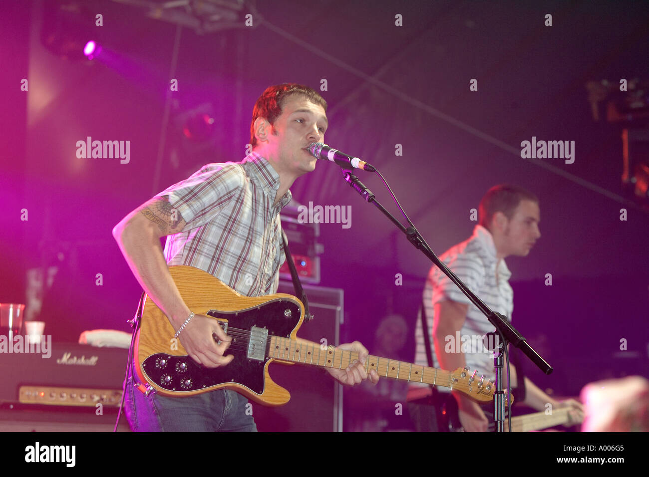 Pic By Edward Moss Preston lead singer with The Ordinary Boys live in ...