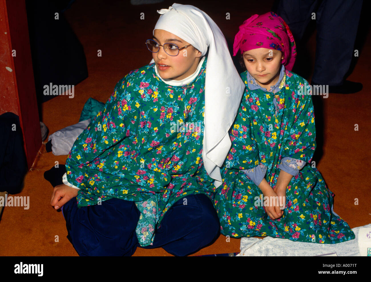 Peckham London Girls In The Mosque Stock Photo - Alamy