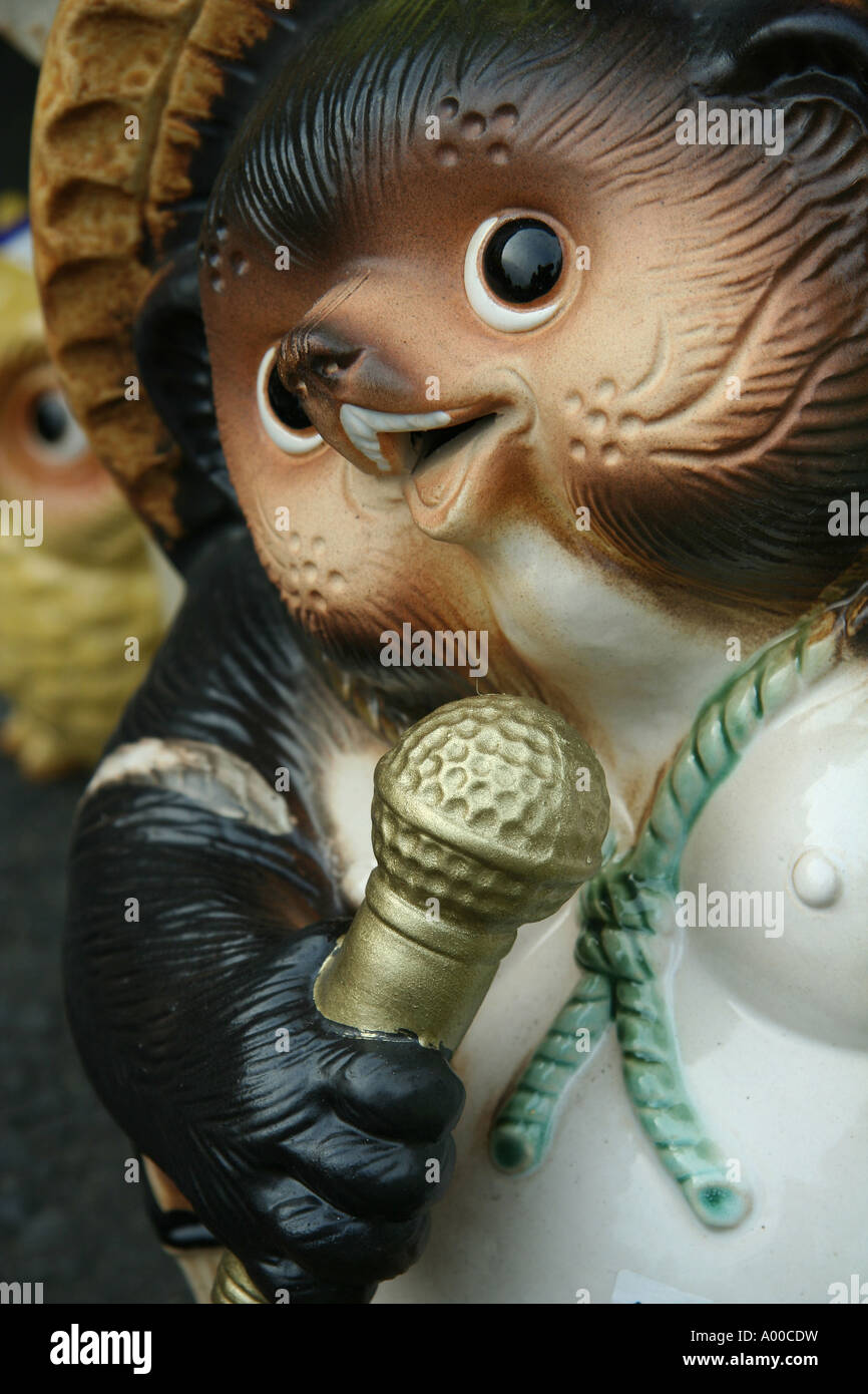 Tanuki statue hi-res stock photography and images - Alamy