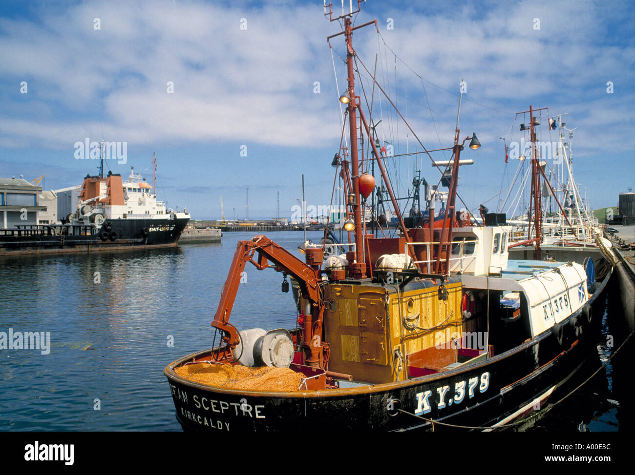 Fishing Boat in Aberdeen Harbour Stock Photo - Alamy