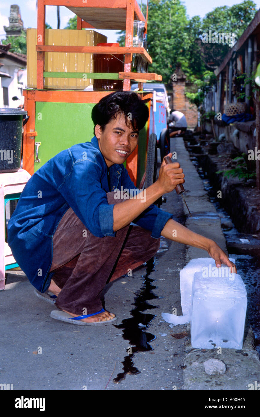 Ice chipping hi-res stock photography and images - Alamy