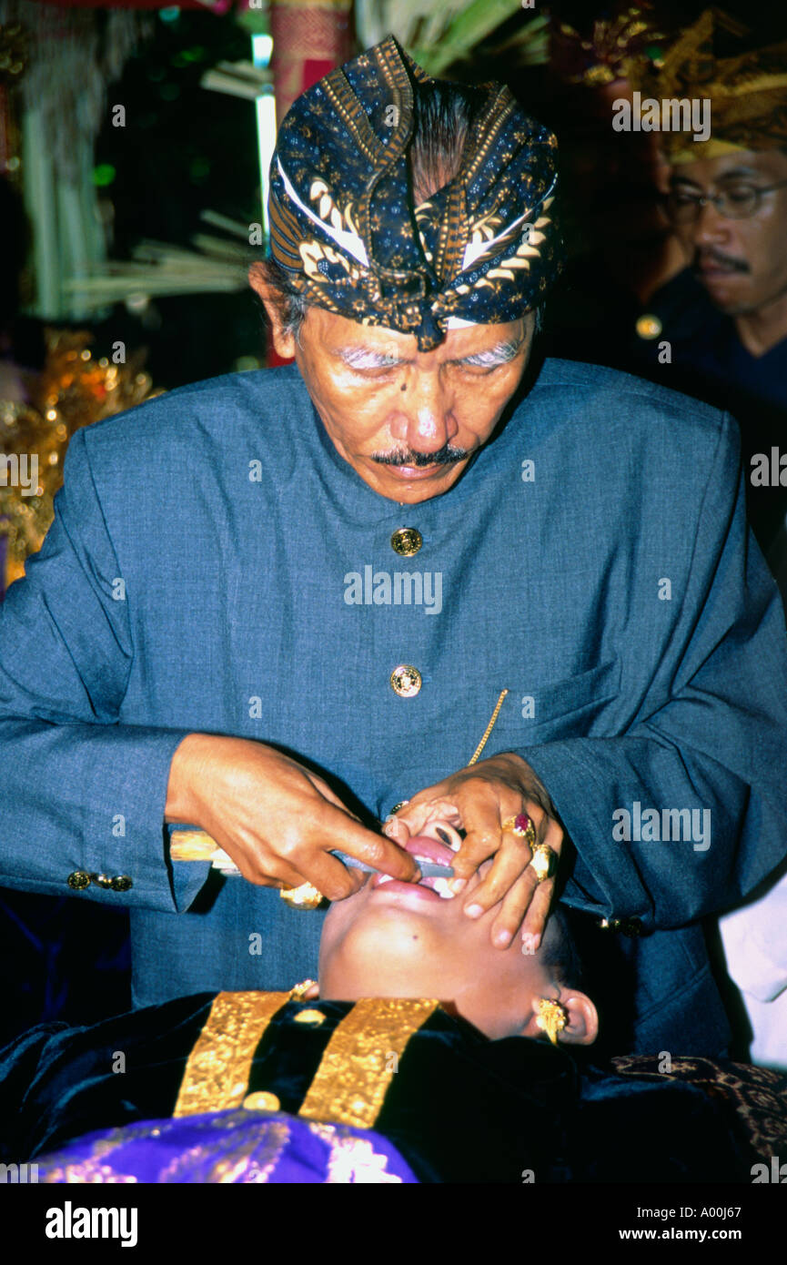 Filed teeth hi-res stock photography and images - Alamy