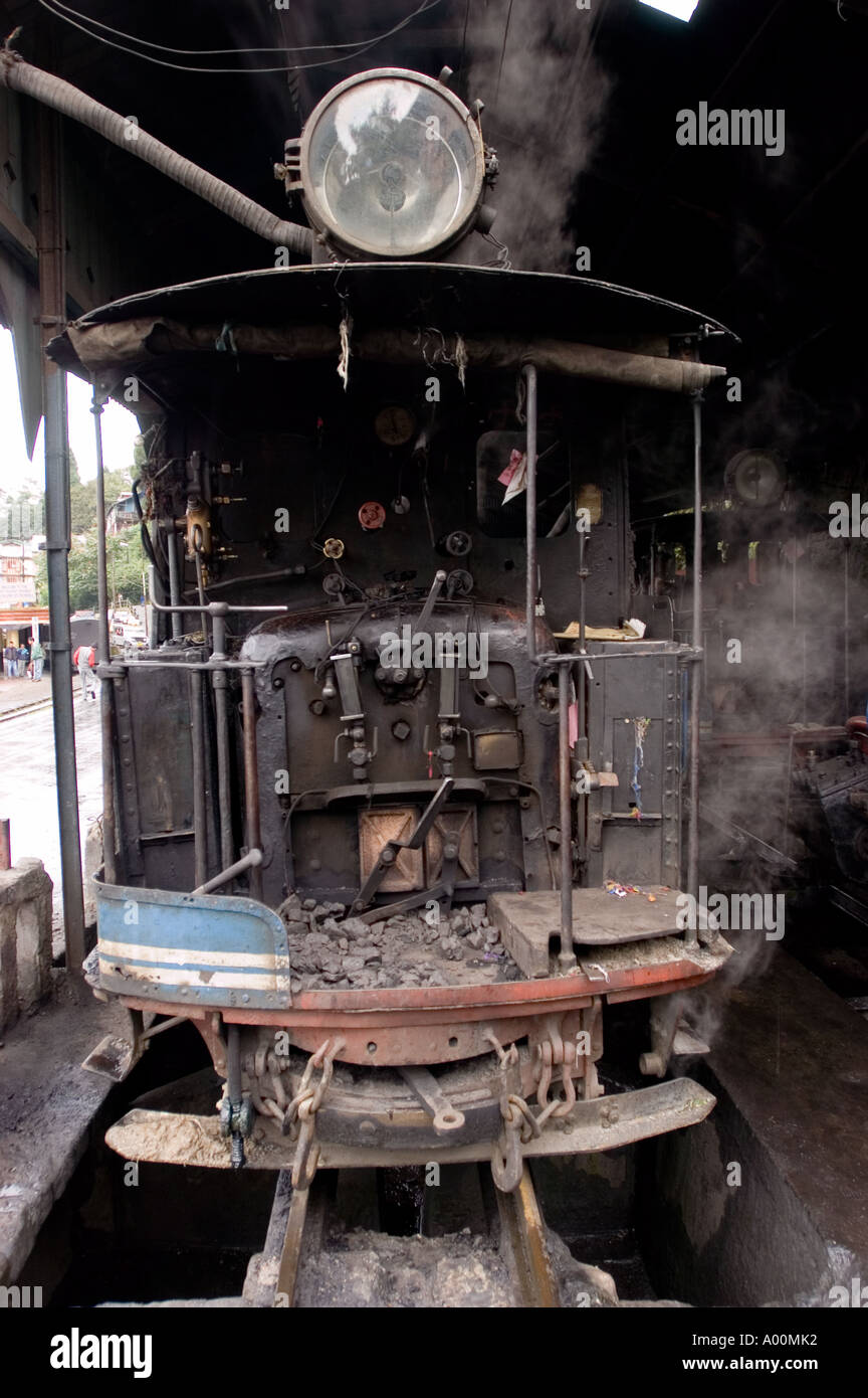 Front view famous darjeeling hi-res stock photography and images - Alamy