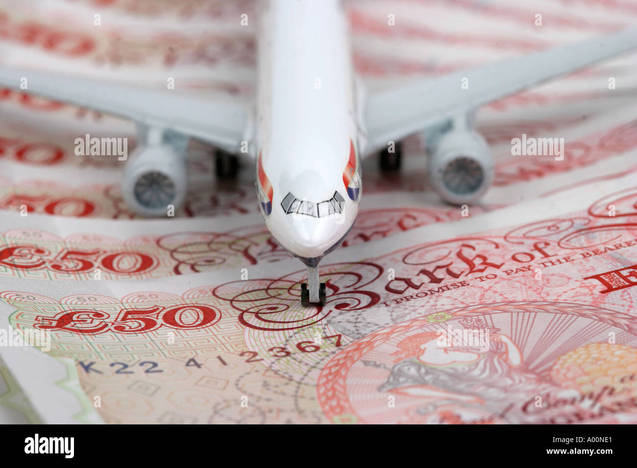 Flying pound notes hi-res stock photography and images - Alamy