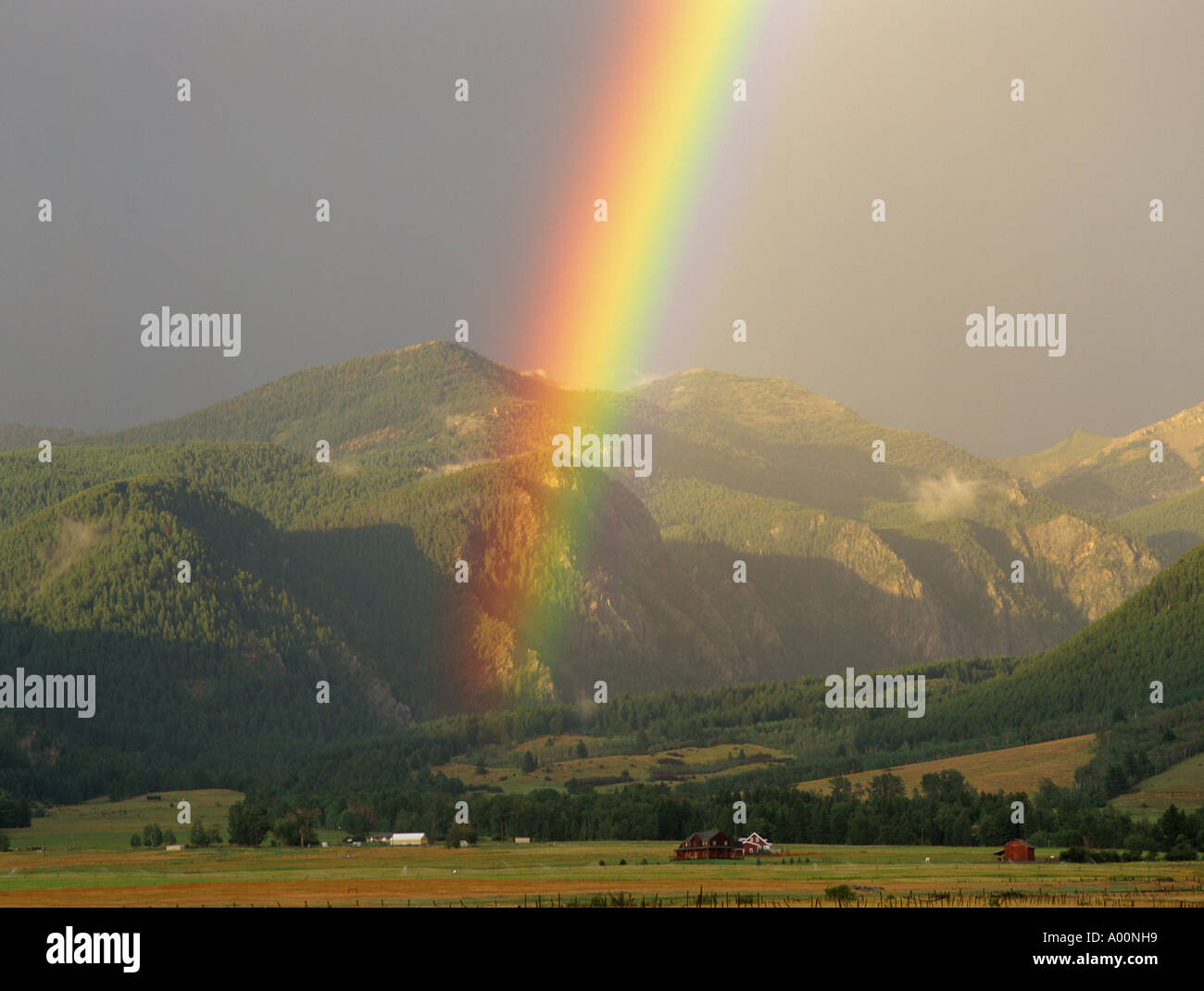 Spectrum mountains hi-res stock photography and images - Alamy