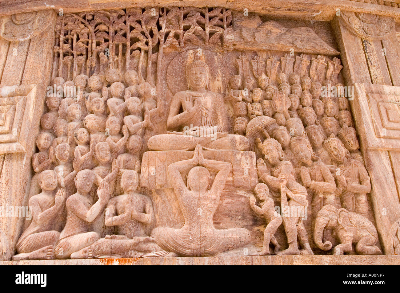 Buddha teaching gods after ascenting to heaven Trayatrimsa of 33 gods ...