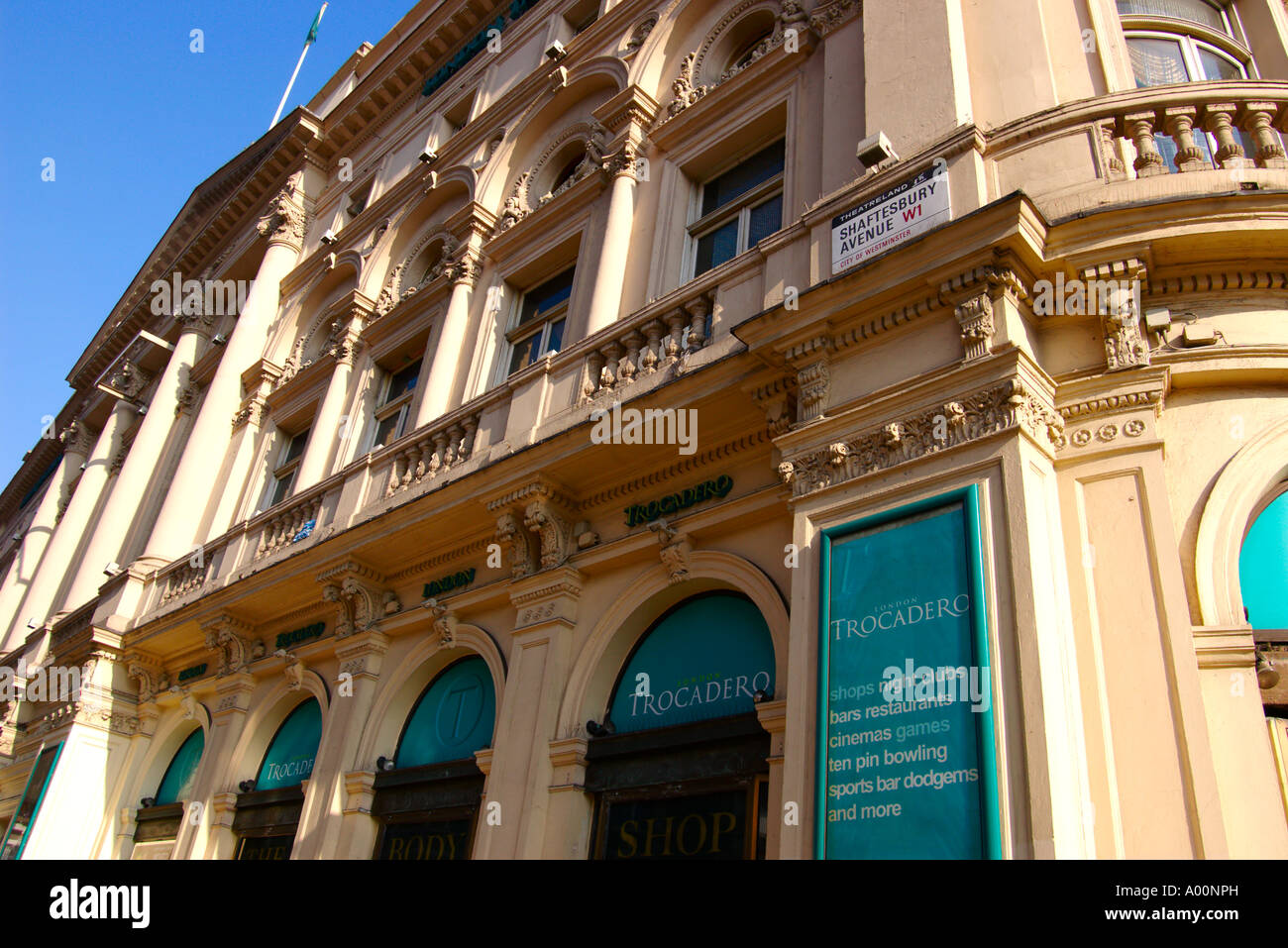 London trocadero building hi-res stock photography and images - Alamy