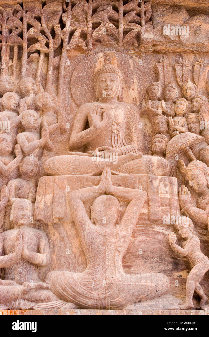 Buddha teaching gods after ascenting to heaven Trayatrimsa of 33 gods ...