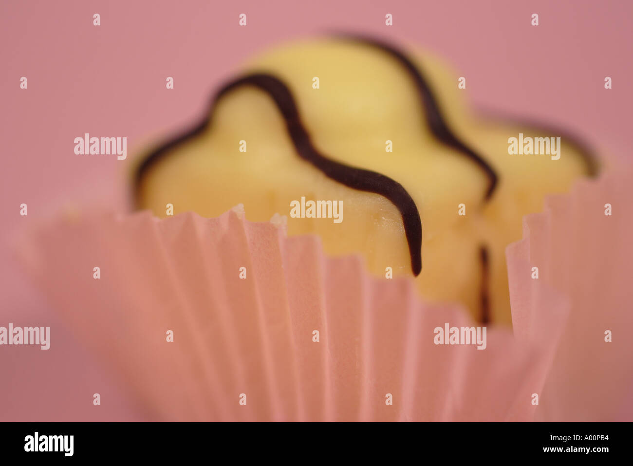 French fancy cake hi-res stock photography and images - Alamy