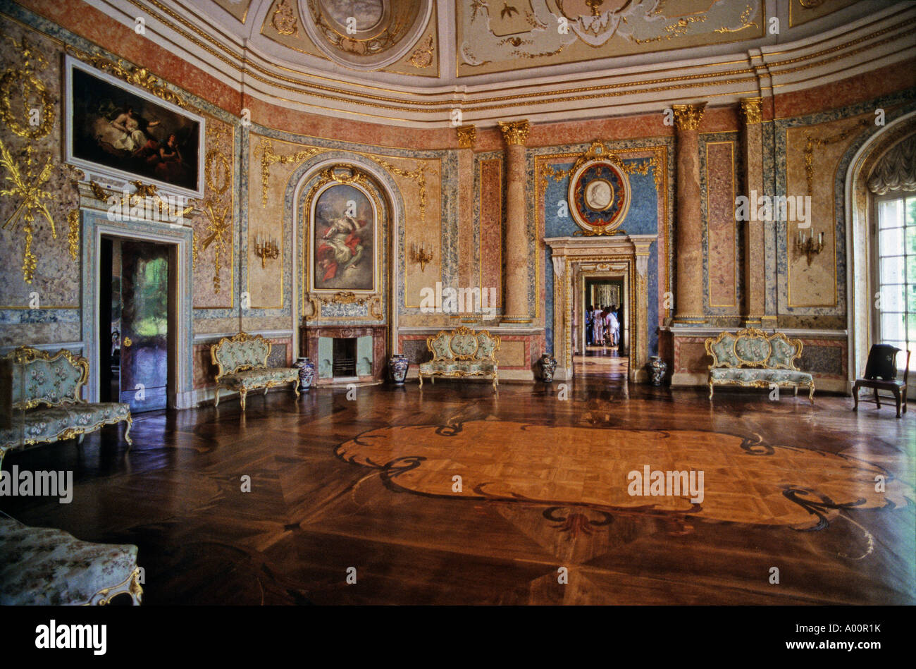 CHINESE PALACE ORANIENBAUM RUSSIA Stock Photo: 9842238 - Alamy