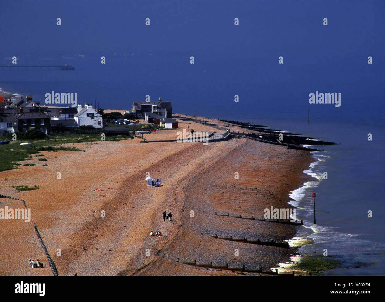Kingsdown deal kent beach hi-res stock photography and images - Alamy