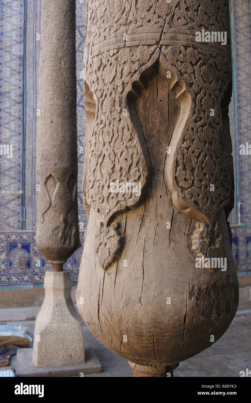 Supporting roof hi-res stock photography and images - Alamy